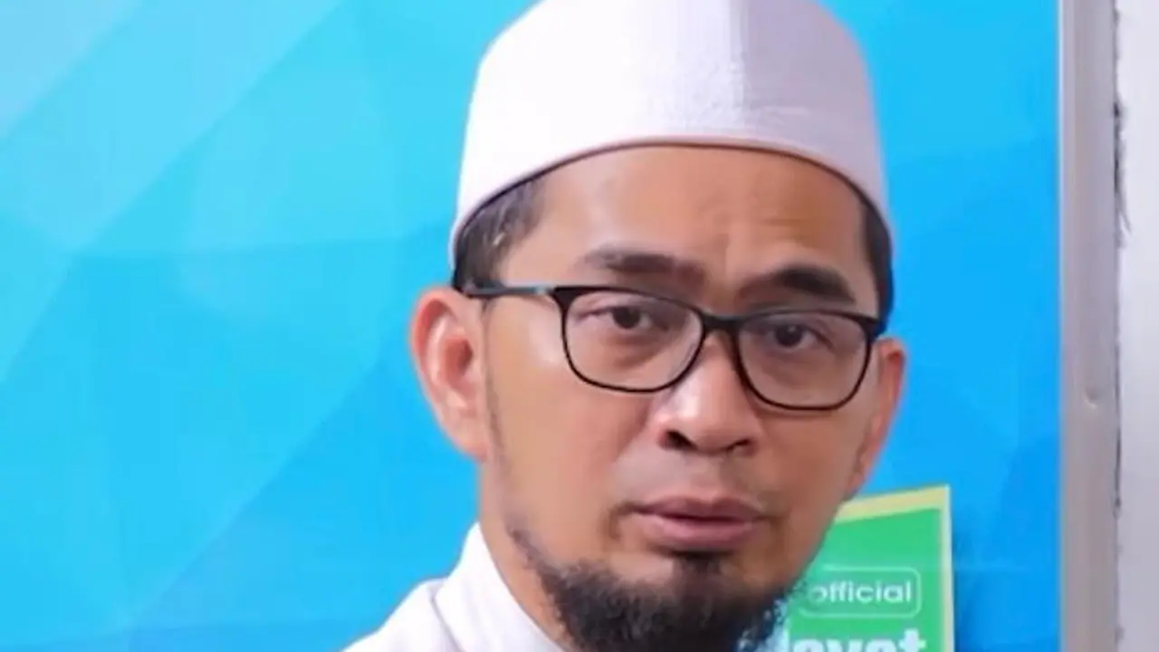 Jangan Risaukan Cacian Kata Ustadz Adi Hidayat, Kisahkan Imam Syafi'i yang Tetap Enjoy walau ...