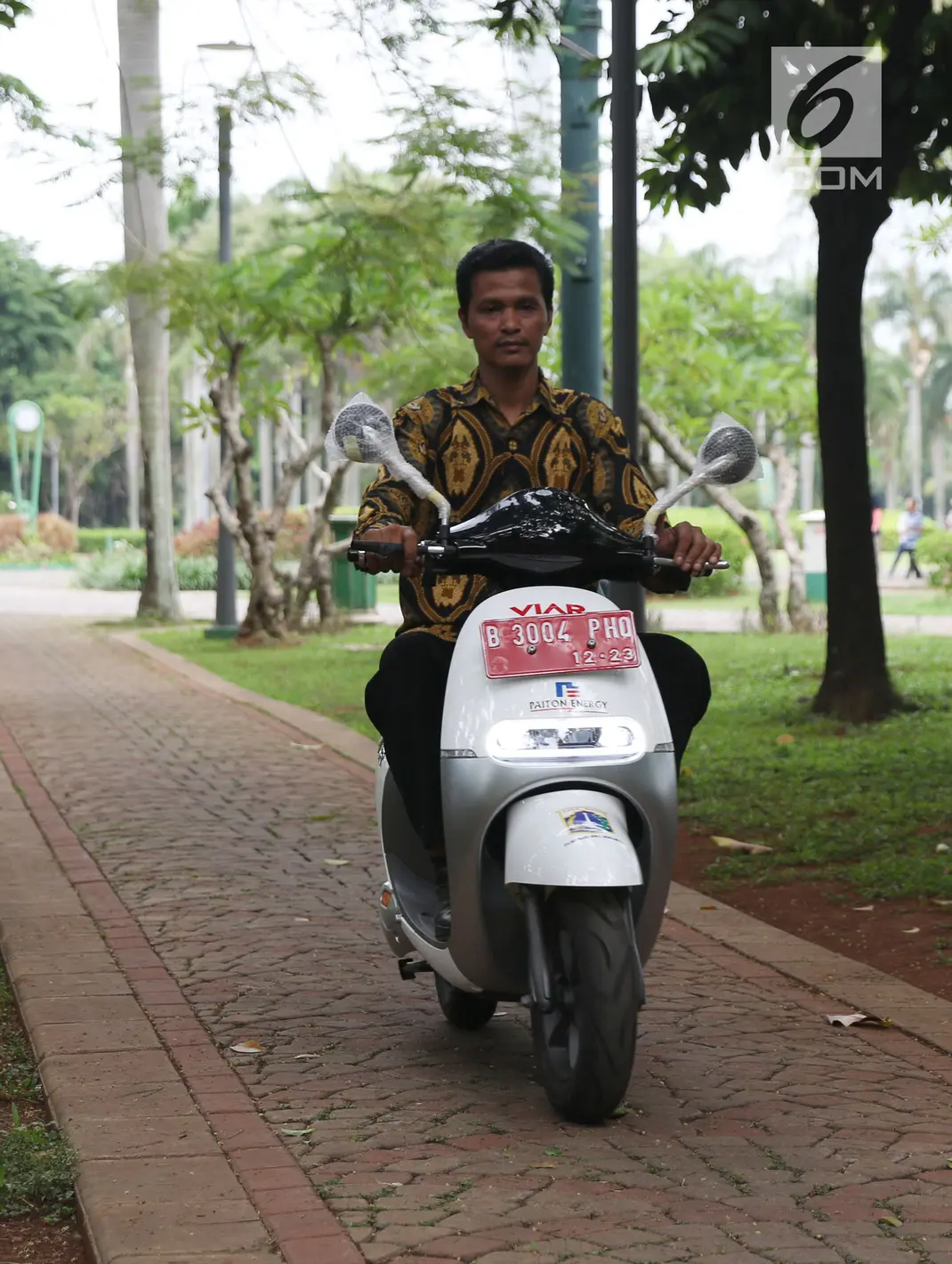 FOTO: 20 Unit Motor Listrik Jadi Kendaraan Operasional Monas - Foto ...