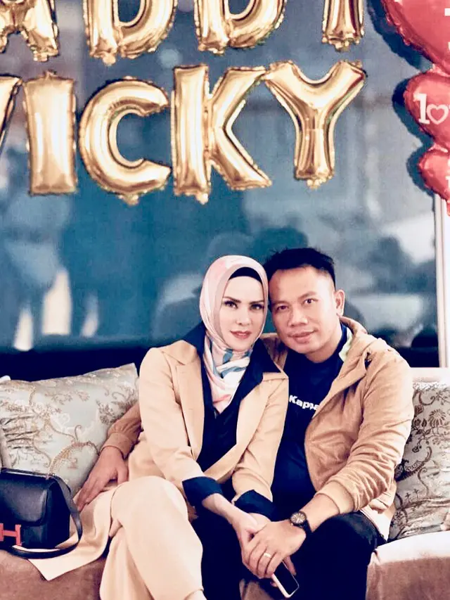 Angel Lelga Bicara soal Gosip Gugat Cerai Vicky Prasetyo - ShowBiz ...