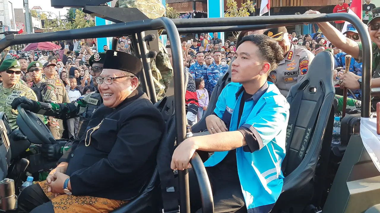 Berseragam Jukir Saat Pawai Agustusan, Gibran Sukses Bikin Prank Ribuan ...