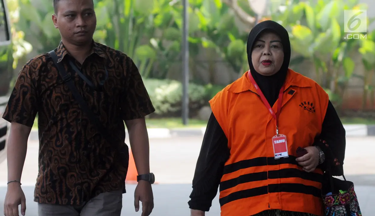 FOTO: Kasus Suap, KPK Periksa Anggota DPRD Kota Malang Rahayu Sugiarti - Foto Liputan6.com