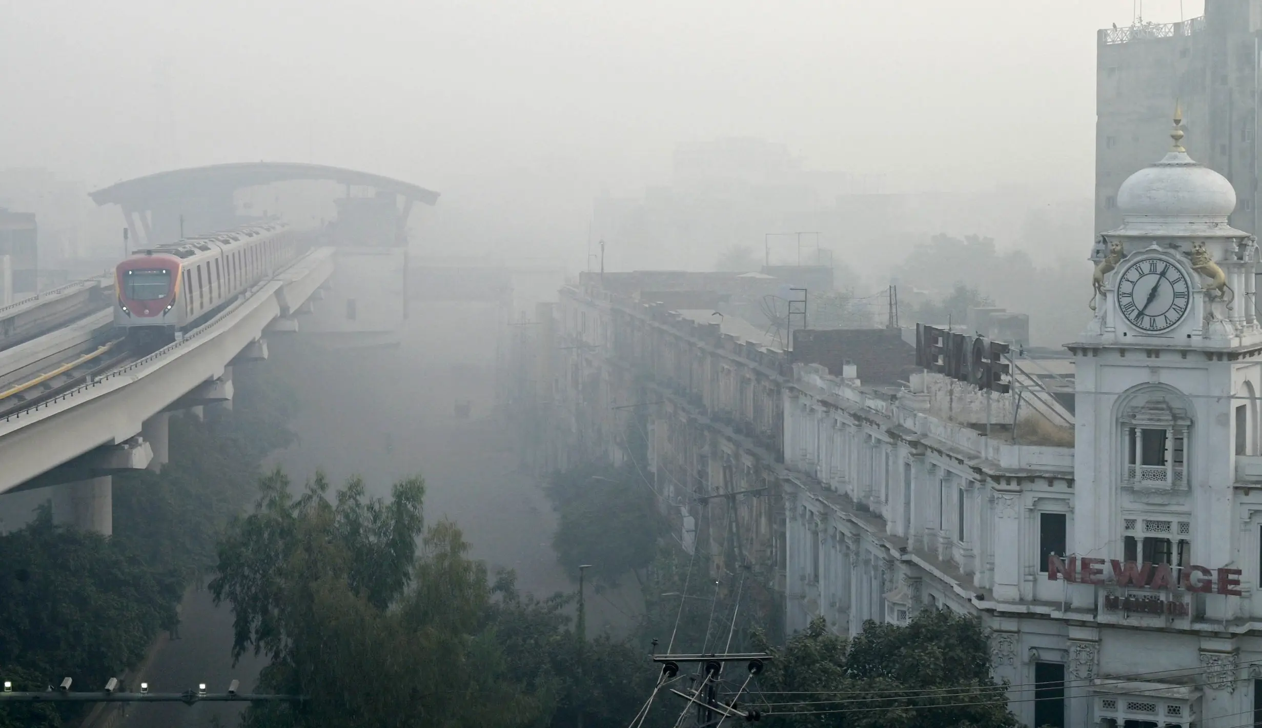 Potret Kota Lahore Pakistan Berselimut Kabut Polusi - Foto Liputan6.com