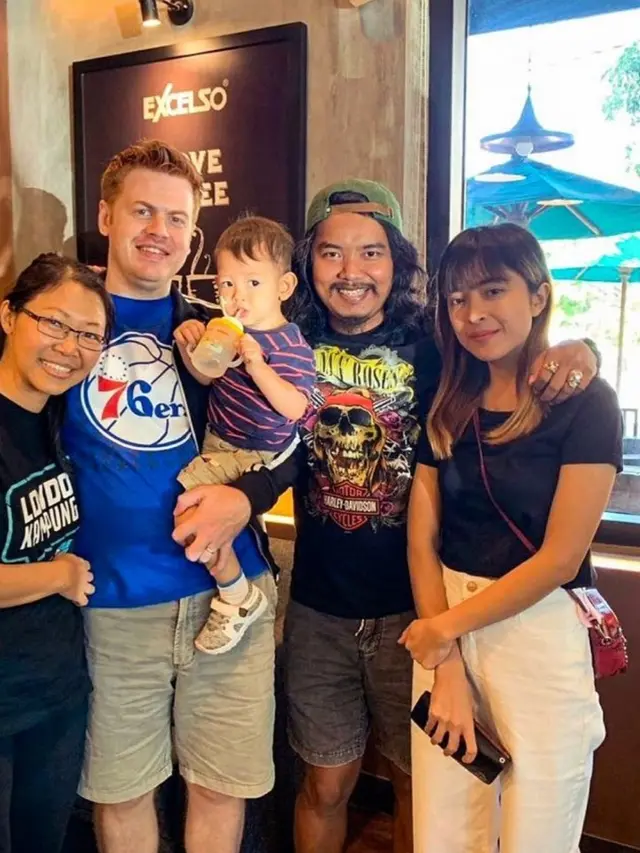 8 Potret Dodit Mulyanto dan Angelina Ci Dikabarkan Segera Nikah, Pacaran 9 Tahun - Hot Liputan6.com