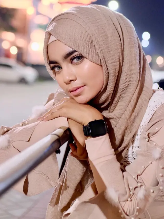 Mengenal Indyrach, YouTuber Yang Kerap Bikin Hati Cowok Luluh Lantak ...