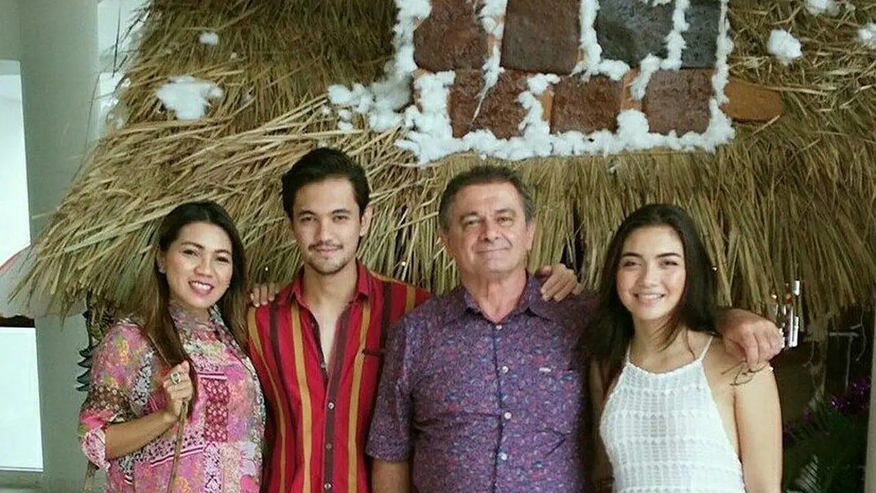 Jarang Terekspos, Ini 6 Potret Angela Gilsha dan Ayahnya yang Asal ...