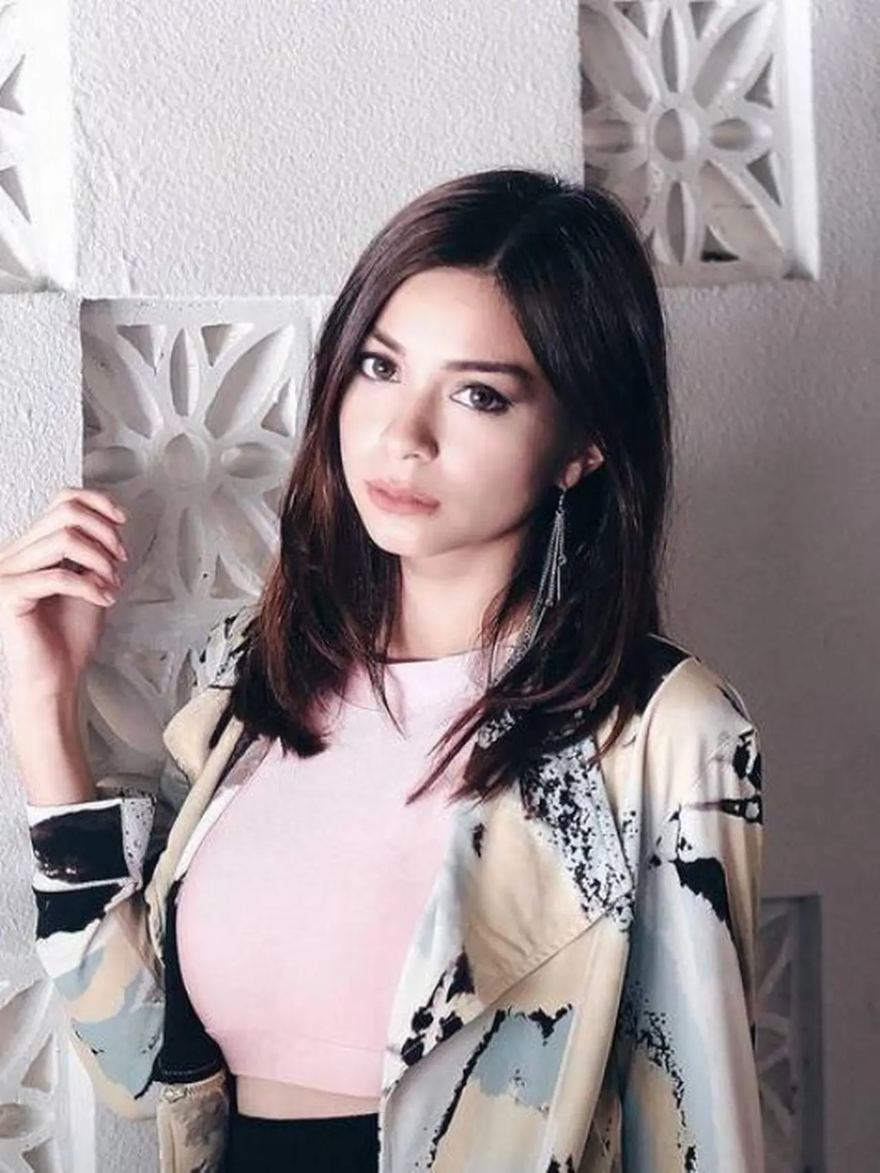 Cantiknya Sandra Olga, Presenter Bola Pendukung Via Vallen Lawan ...