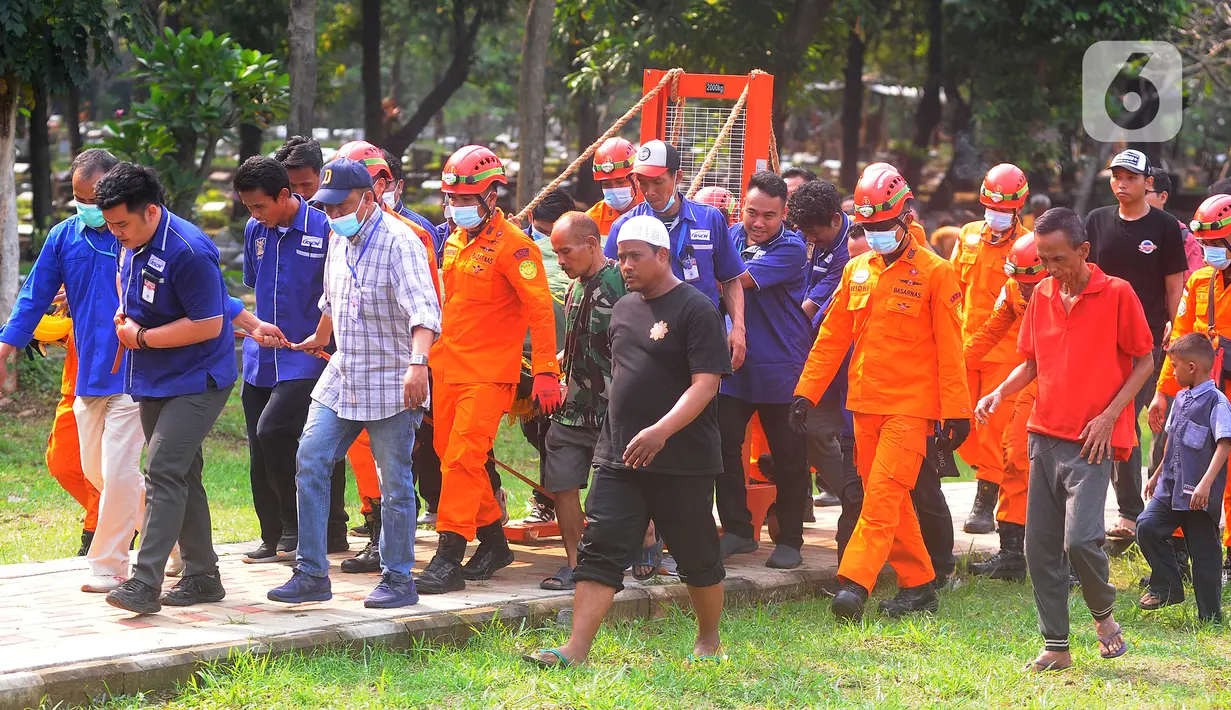 Prosesi Pemakaman Fajri, Pria Obesitas Berbobot 300 Kilogram di TPU ...