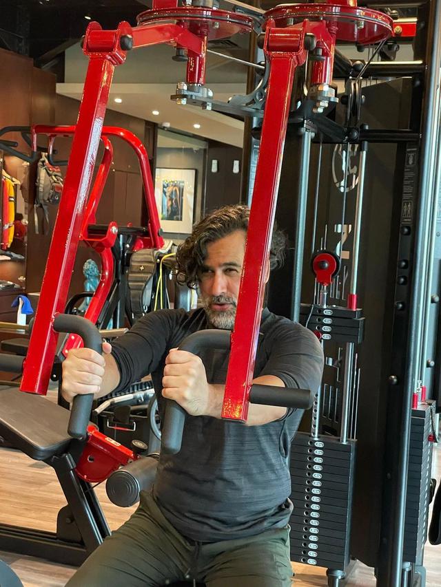 7 Potret Kekar Jeremy Thomas Sedari Muda, Rajin Olahraga di Usia Kepala ...