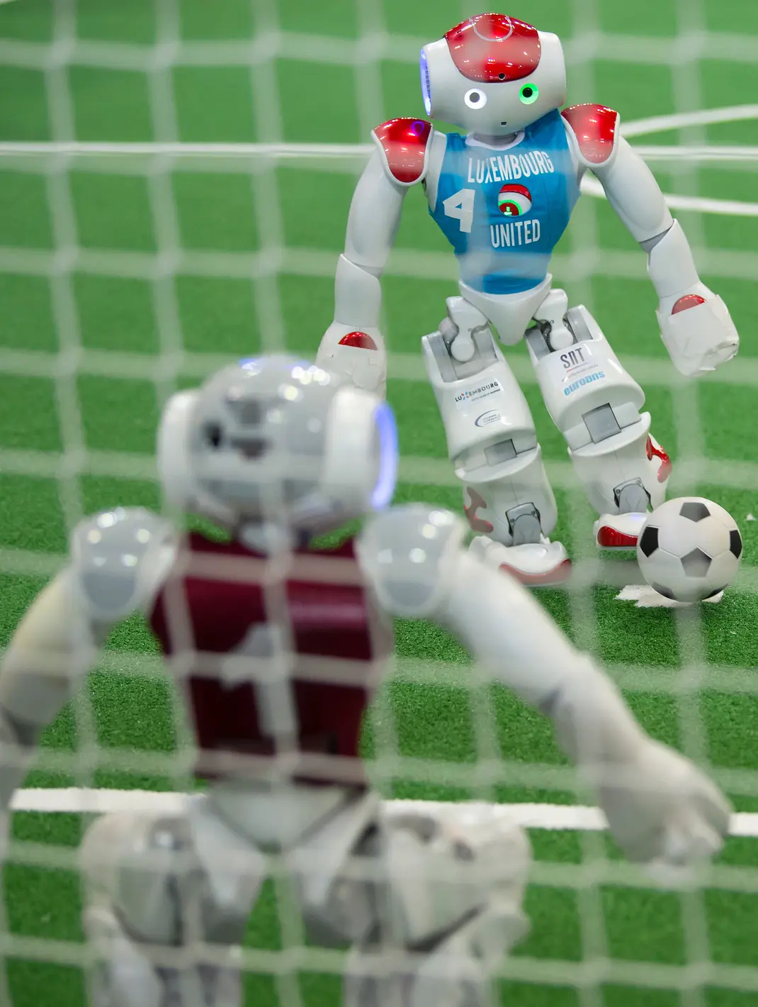 Saat Para Robot Bertanding Sepak Bola - Foto Liputan6.com