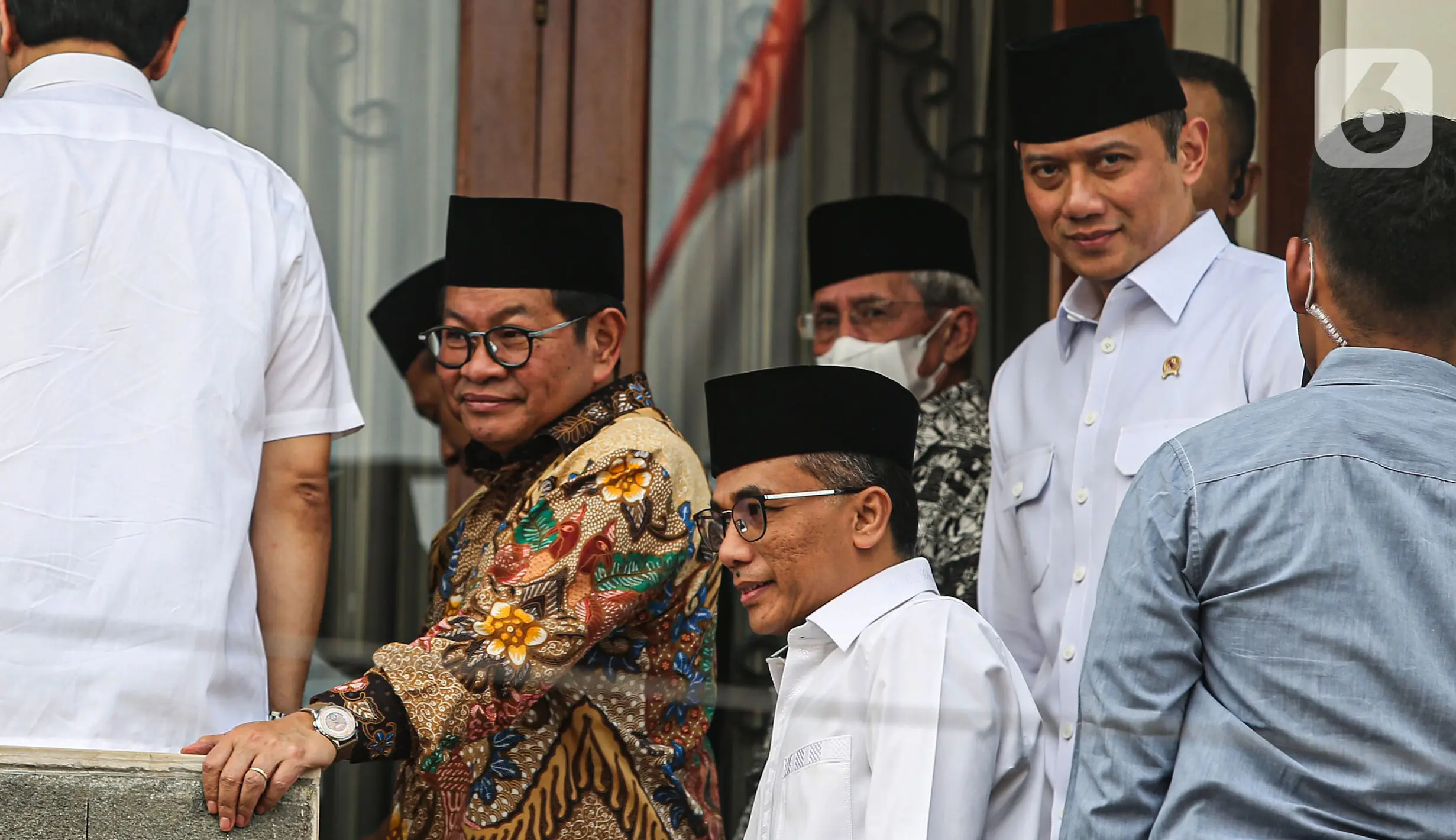 Empat Wakil Presiden dan Sejumlah Tokoh Melayat ke Kediaman Hamzah Haz ...