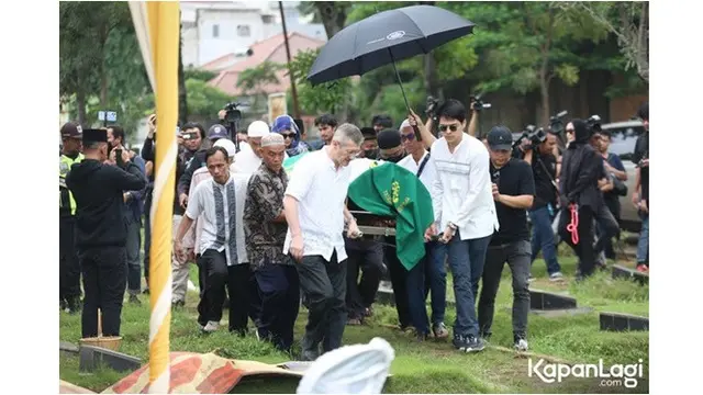 6 Potret Patrice Ayah Maxime Bouttier yang Selalu Temani Mendiang Siti Purwanti - Hot Liputan6.com