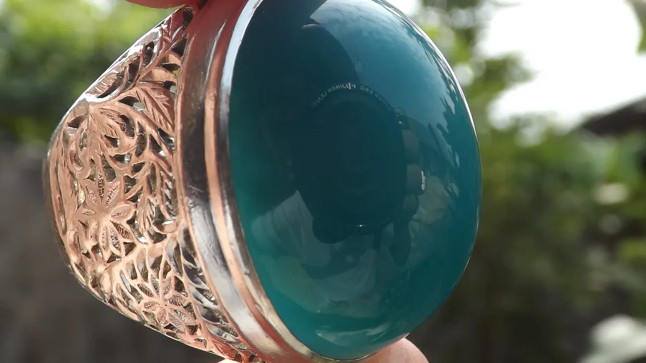 6 Jenis Batu Akik Warna Hijau dan Namanya, Kenali Keunikannya - Hot ...