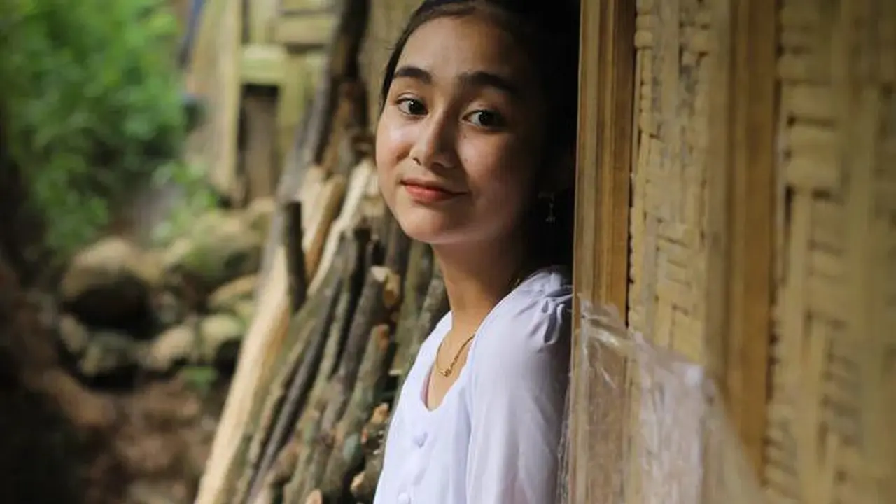 6 Gaya Rumsyah di Media Sosial, Tidak Hanya Kenakan Pakaian Adat Baduy ...