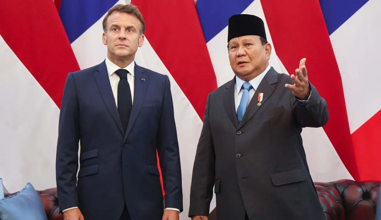 Jelang Pertemuan Empat Mata, Ini Momen Akrab Presiden Prabowo Subianto dan Emmanuel Macron ...