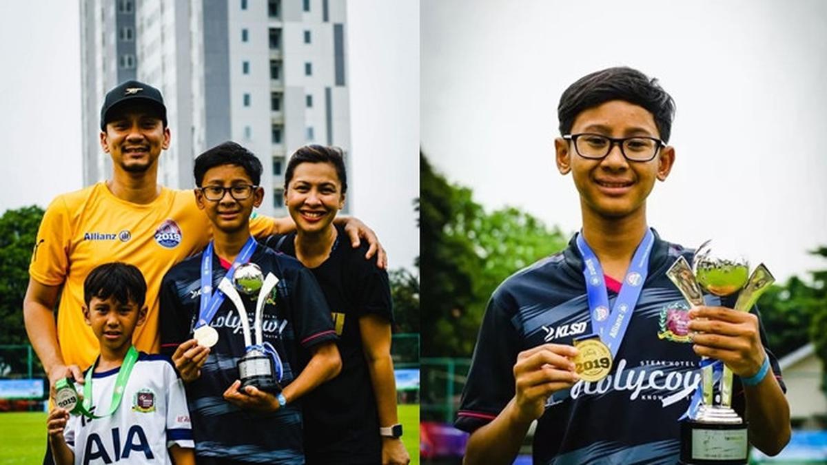 Jarang Tersorot, Ini 6 Potret Farrel Rompies Anak Sulung Vincent ...