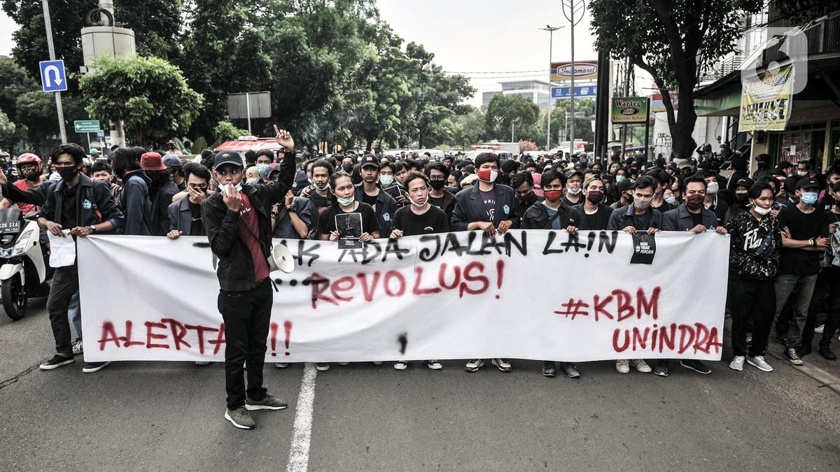 Menilik Nasib Pekerja Outsourcing dalam UU Cipta Kerja