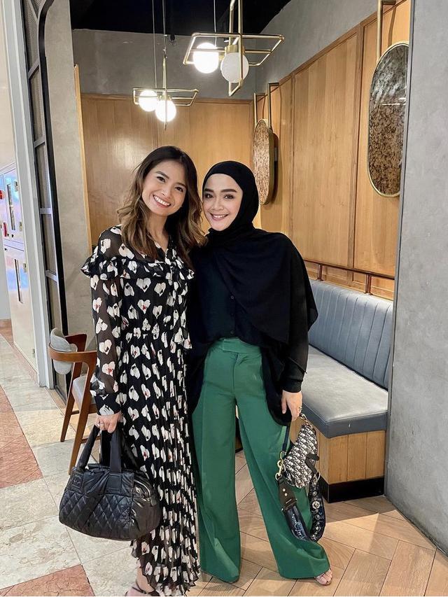 7 Momen Temu Kangen Acha Septriasa dan Rekan Artis Usai dari Australia ...