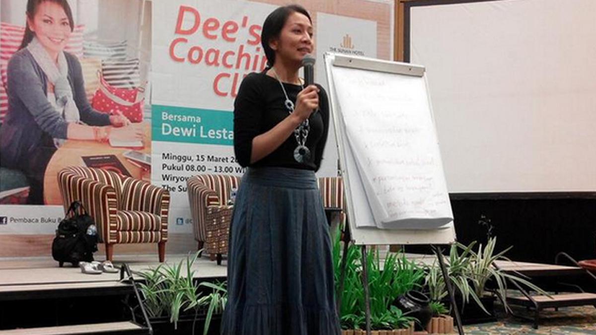 Cerita Dewi Lestari Saat Jenuh Menulis Lagu - ShowBiz Liputan6.com