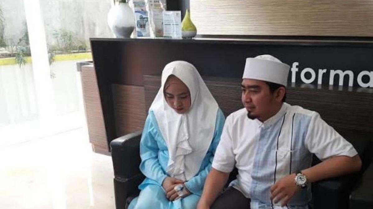 Indahnya Arti Nama Anak Kembar Ustaz Solmed - ShowBiz Liputan6.com