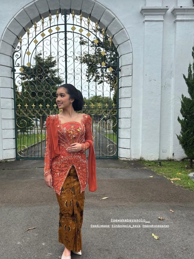 6 Potret Leticia Joseph Putri Sheila Marcia Pakai Kebaya dan Sanggul ...