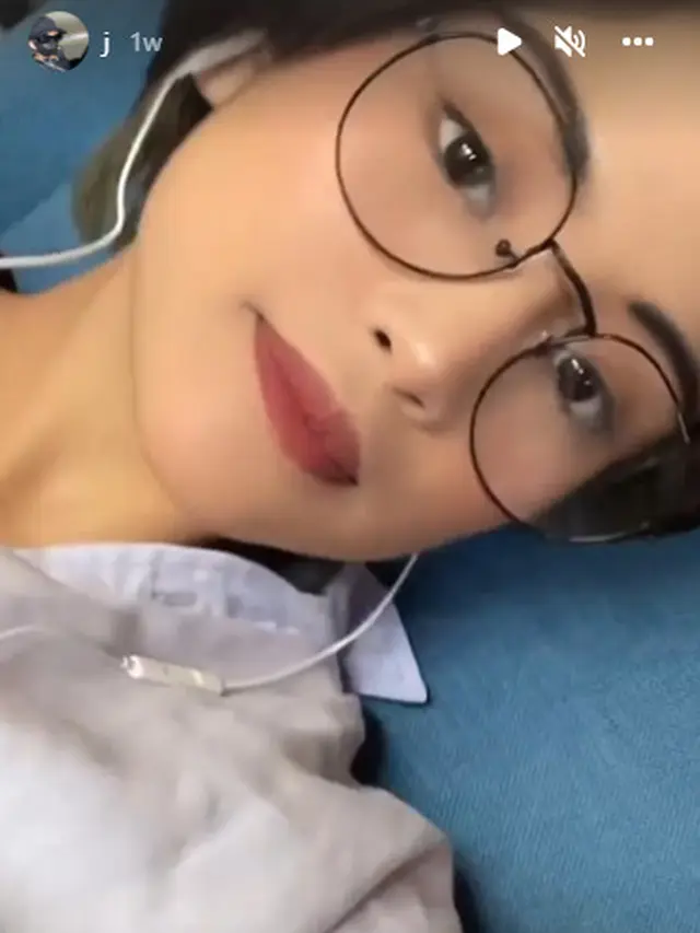 Ramai Soal Kisah Keluarganya, Ini 6 Potret Jeje TikTok yang Sedang ...