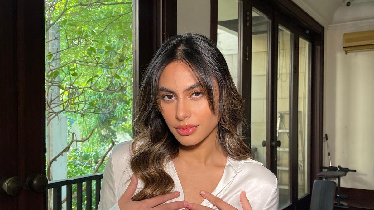 7 Potret Valerie Thomas Pancarkan Aura Mahal yang Memikat, Panen Pujian ...