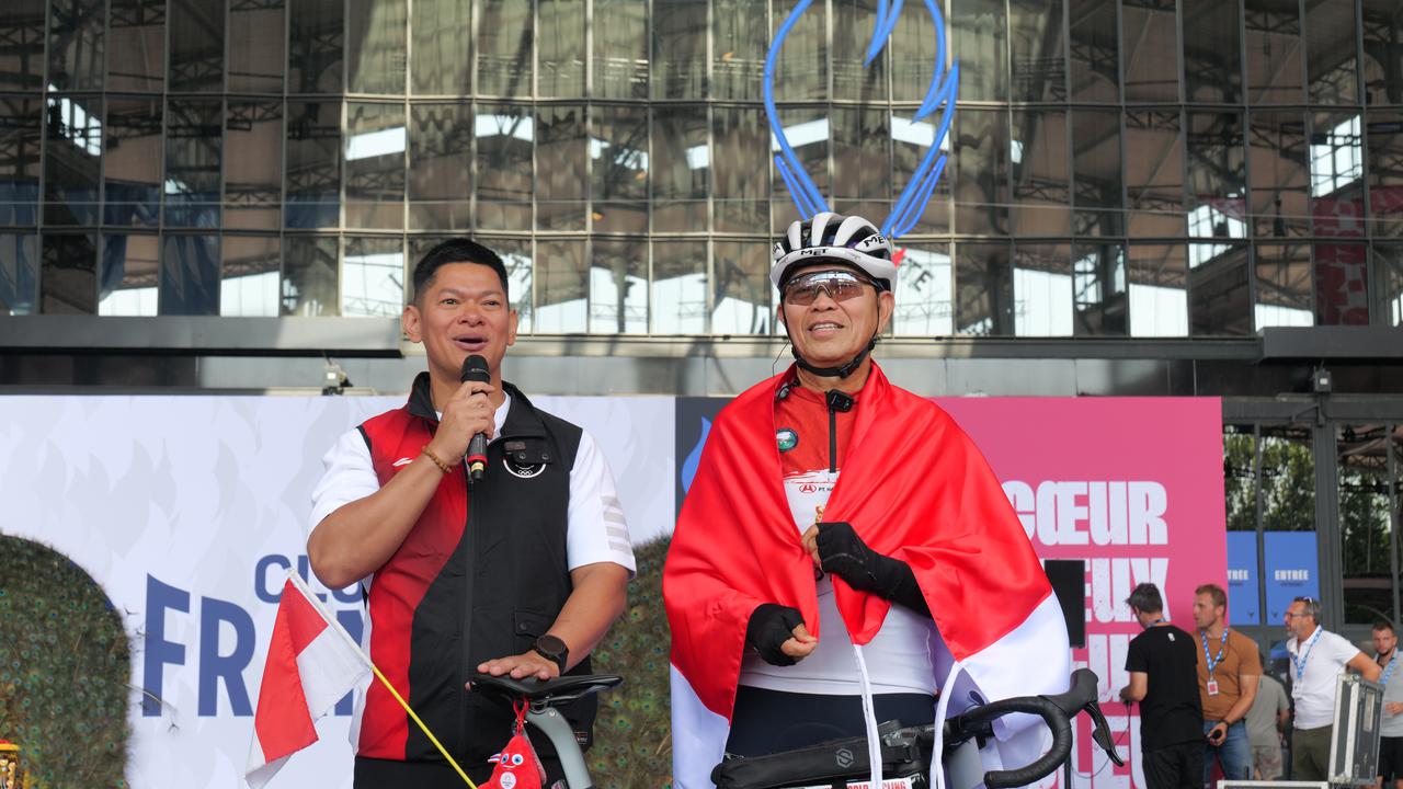 Cerita Royke Lumowa Bersepeda Setahun dari Jakarta ke Paris Demi Dukung ...