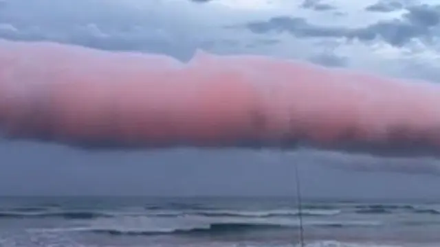 Fenomena Alam Langka, Uniknya Gulungan Awan Merah Jambu di Australia ...