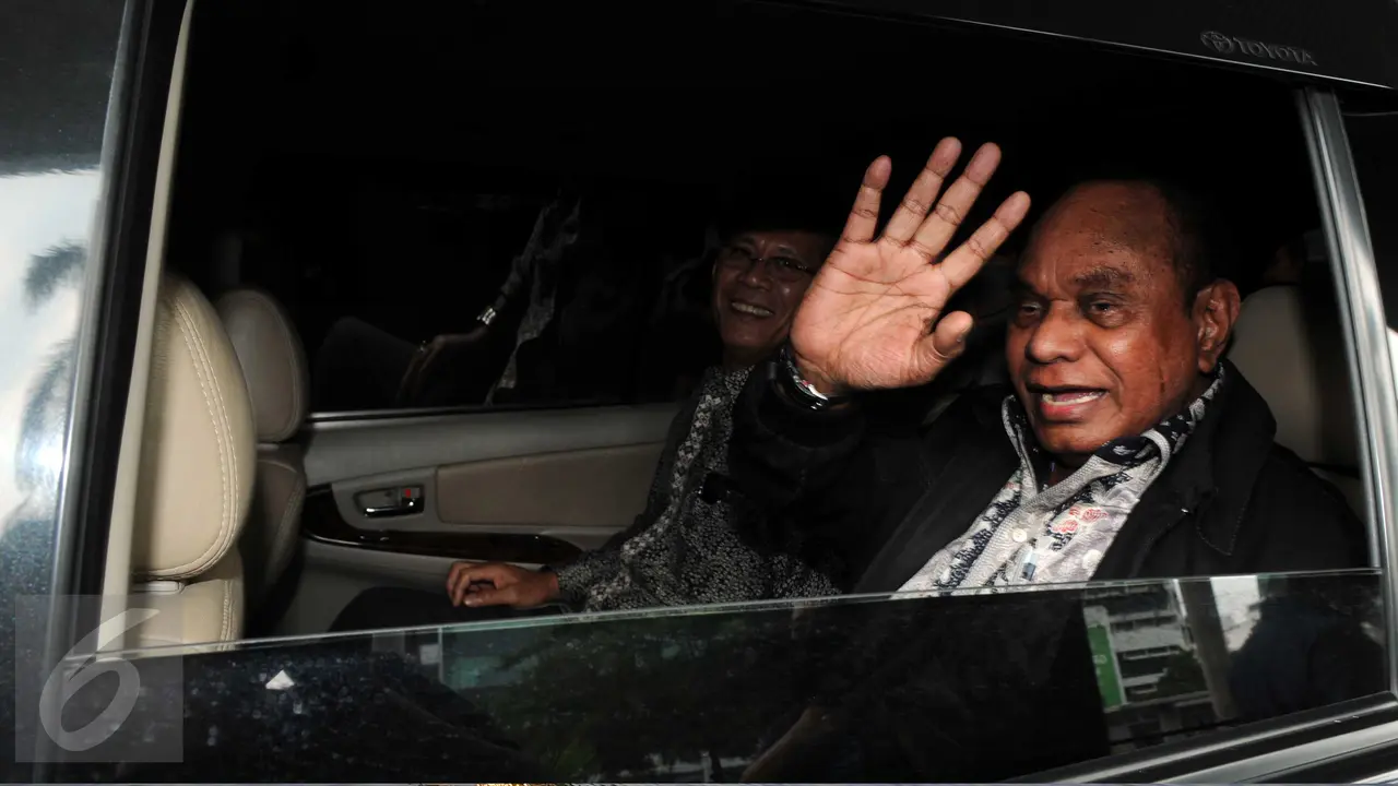Profil Freddy Numberi Eks Menteri Kelautan, Putra Papua yang Punya ...