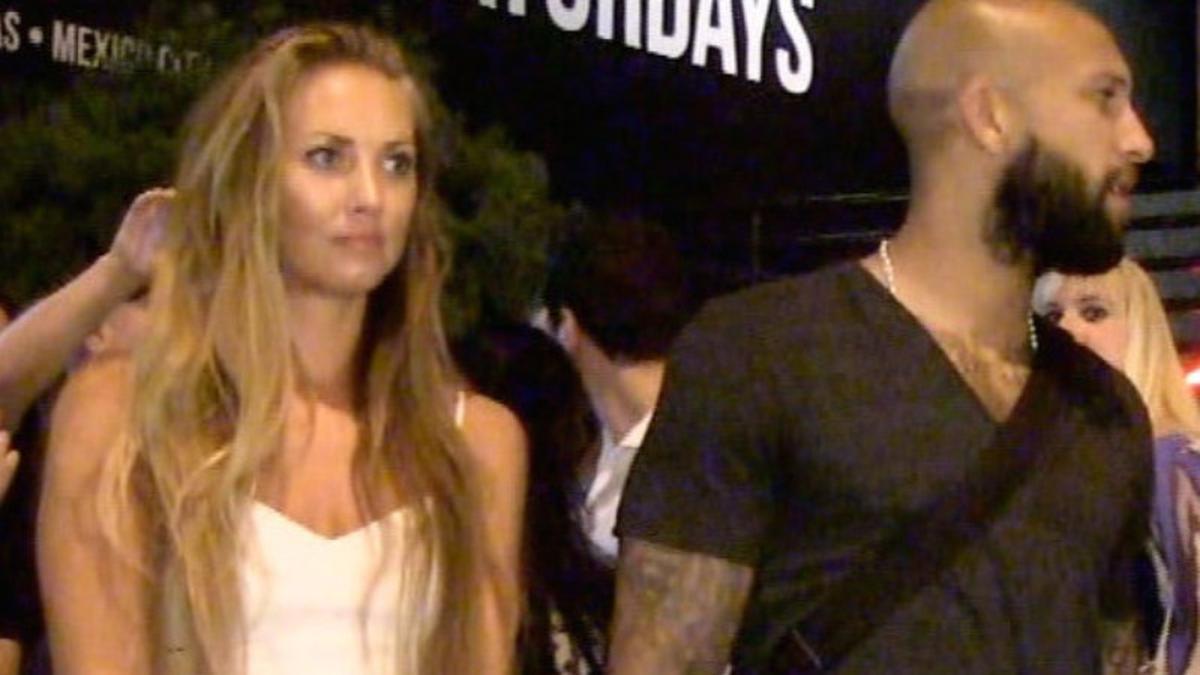 Istri Mantan Kiper MU Kerap Tampil Seksi di Medsos - Bola Liputan6.com