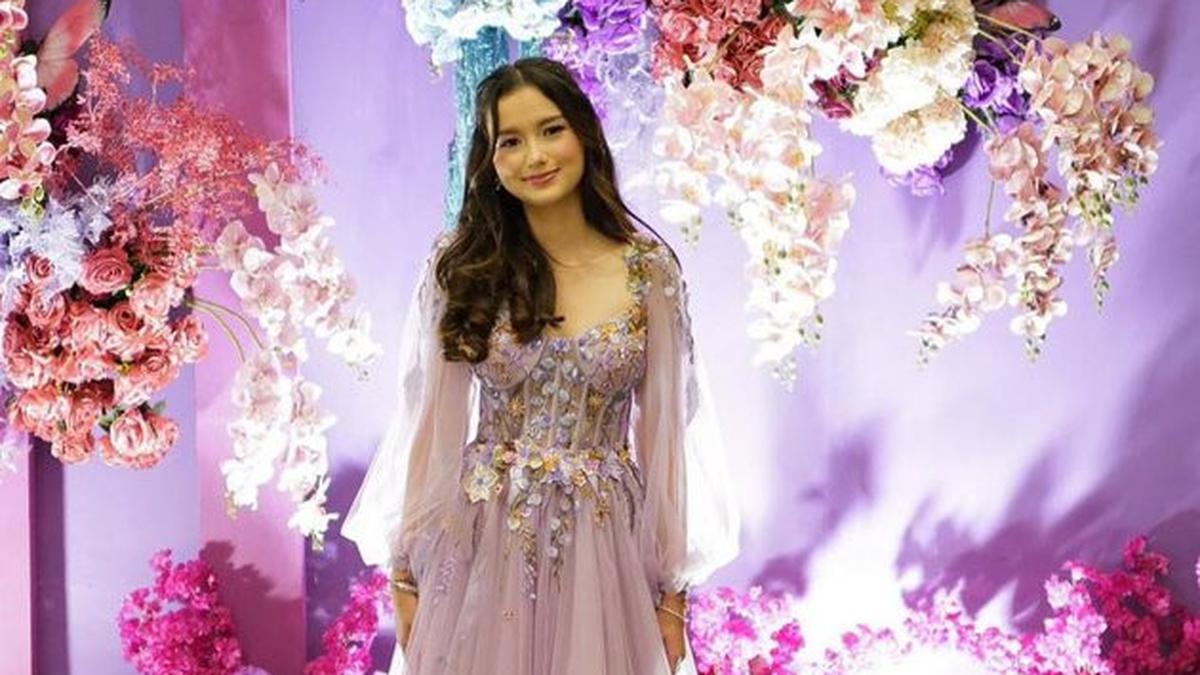 Sarah Menzel Kembali Tuai Perhatian dengan Dress Ala Putri Cantik ...