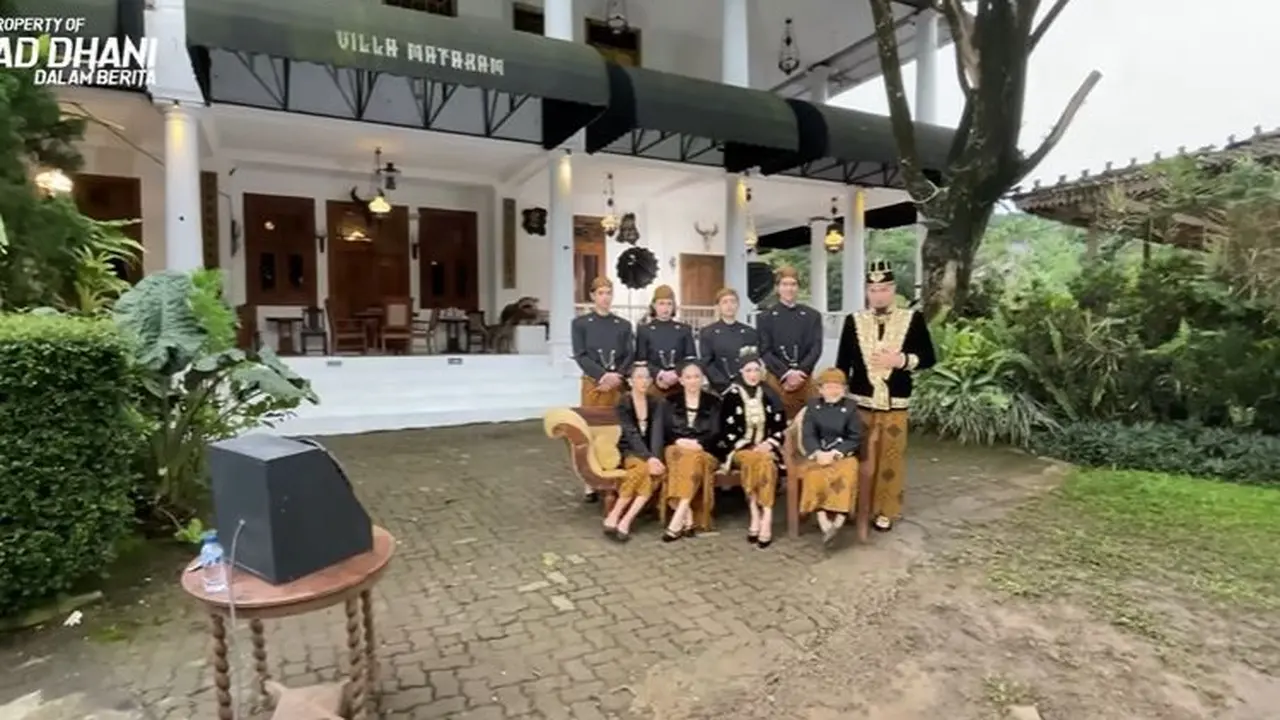 6 Pemotretan Keluarga Ahmad Dhani dan Mulan Jameela Pakai Adat Jawa, Bak Bangsawan - Hot ...