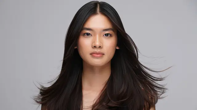 7 Model Rambut Layer Panjang untuk Wajah Bulat Pipi Tembam, Bikin Ilusi ...