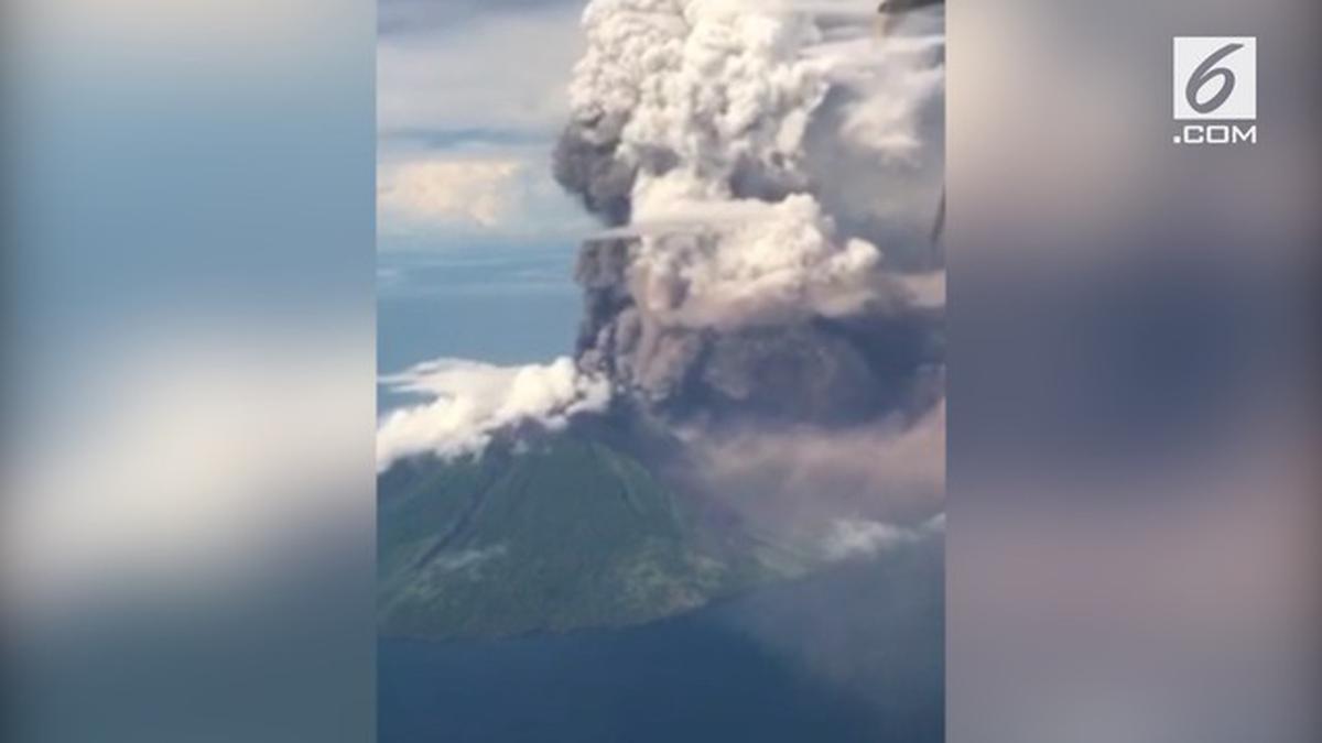 VIDEO: Penampakan Asap Tebal Erupsi Gunung Manam - Global Liputan6.com
