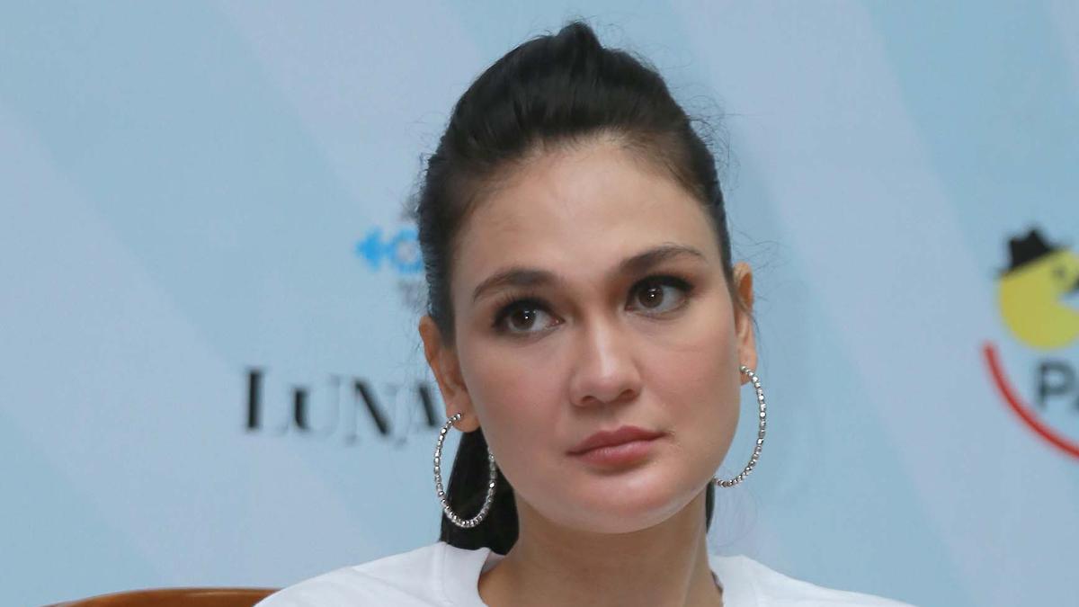 Luna Maya Umumkan Akun Instagramnya Kembali Normal - ShowBiz Liputan6.com