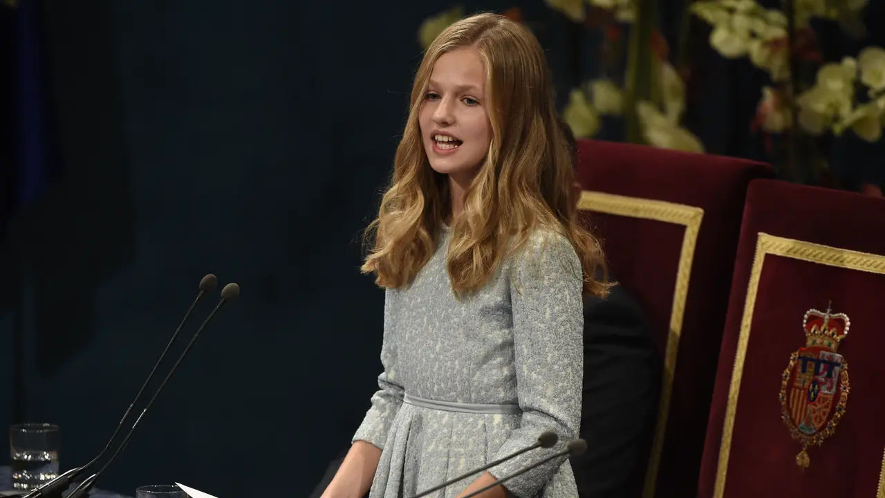 Putri Leonor, Sosok Calon Pemegang Takhta Kerajaan Spanyol - Lifestyle ...