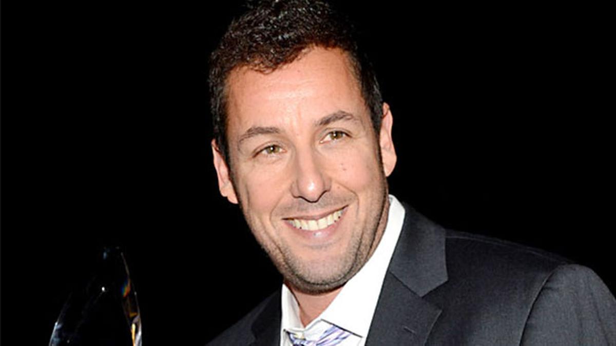 Adam Sandler Jadi Tukang Sol Sepatu?