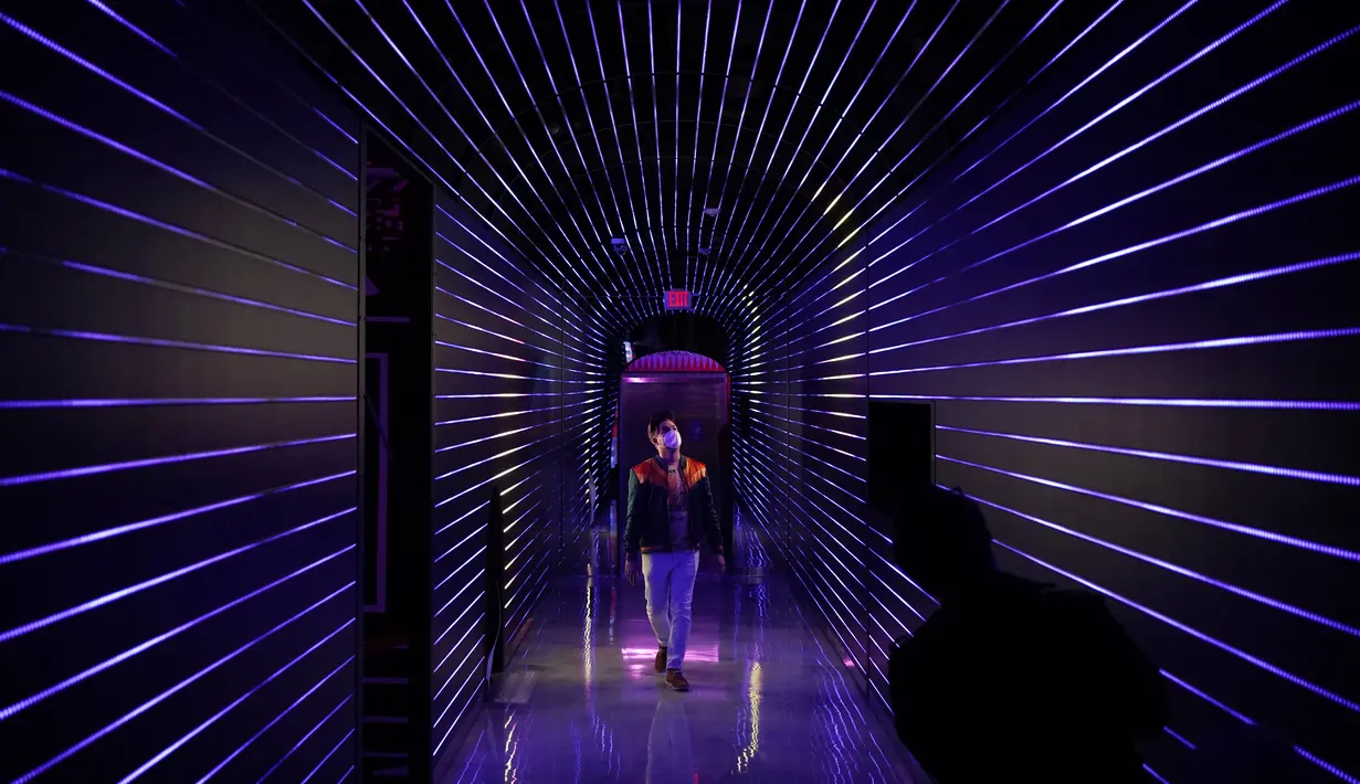 FOTO: Mengunjungi Omega Mart yang Penuh Instalasi Seni di Las Vegas ...