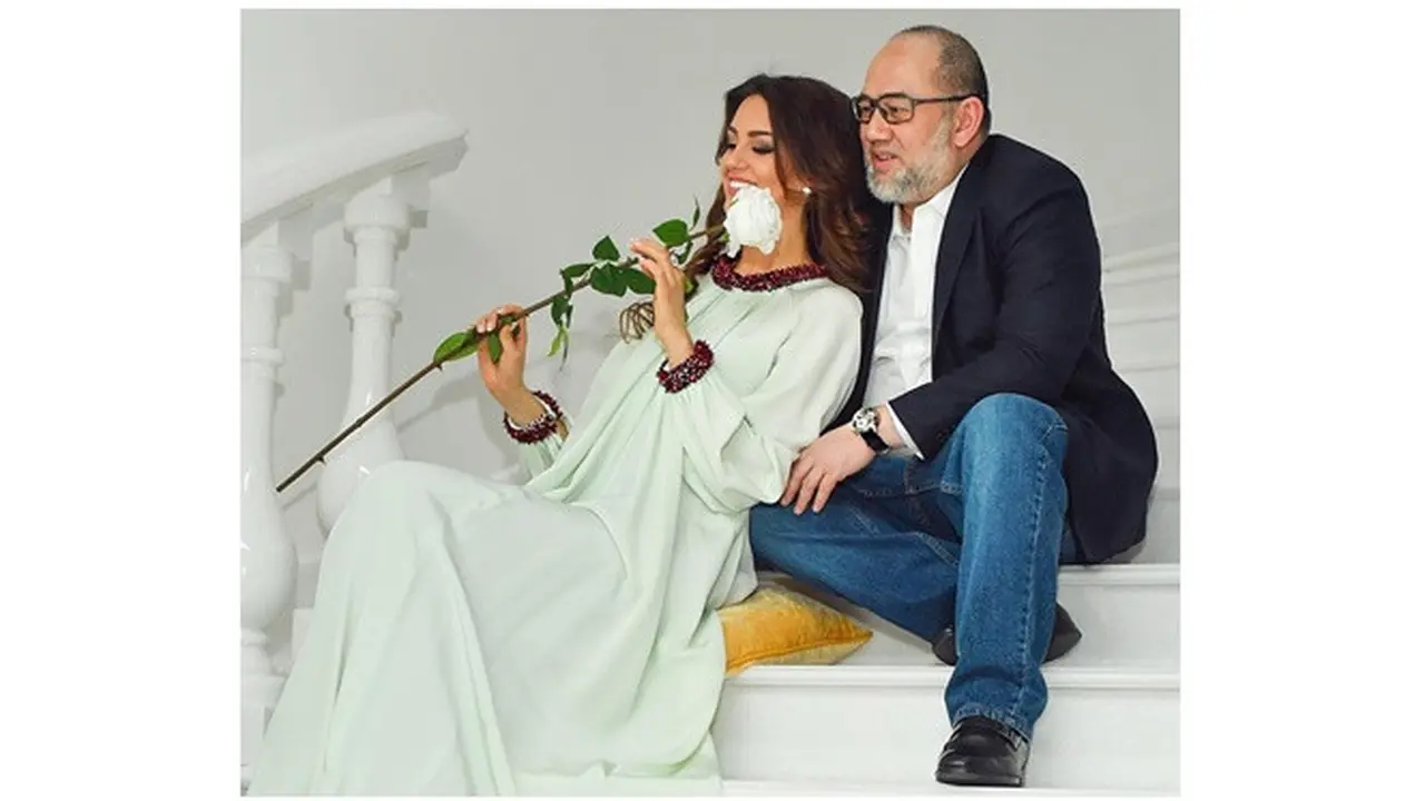 Resmi Cerai, Ini 6 Potret Kebersamaan Sultan Muhammad V dengan Miss ...