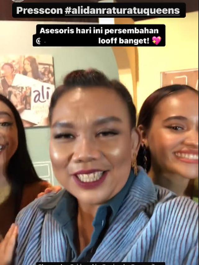 6 Momen Pemain Film Ali dan Ratu Ratu Queens di Konferensi Pers, Unjuk Kedekatan - Hot Liputan6.com