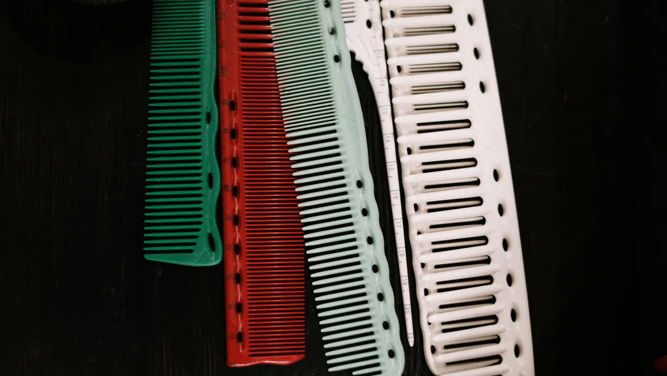 Mengenal Jenis Sisir Rambut dan Kegunaannya - Beauty Fimela.com