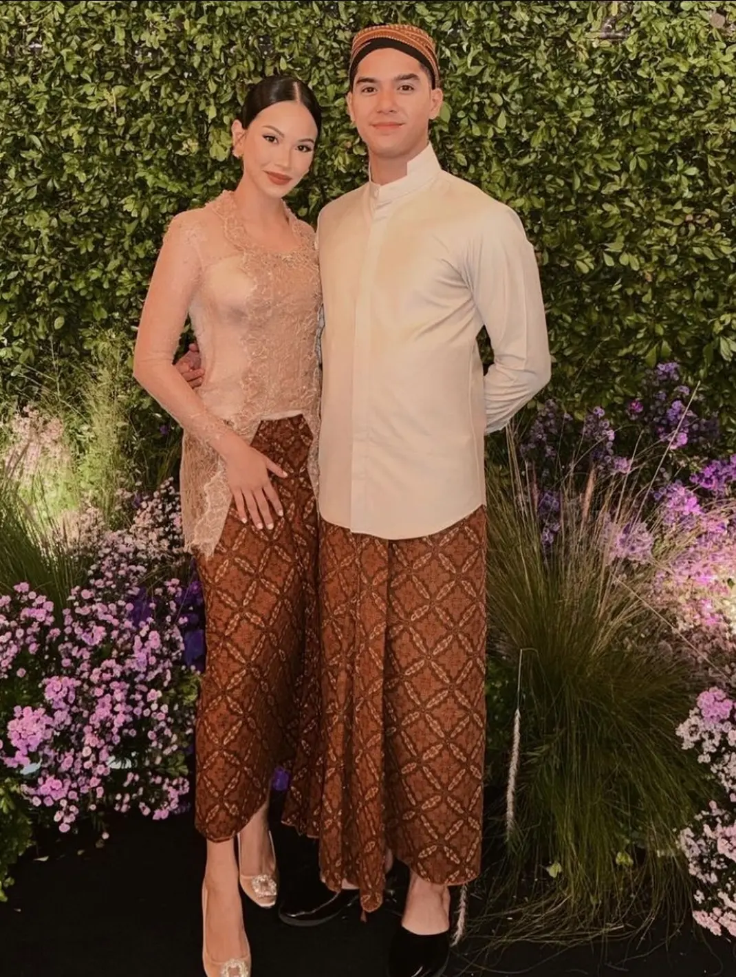 Potret Beda Gaya Al El dan Dul Bareng Pacar di Kondangan, Syifa Hadju ...