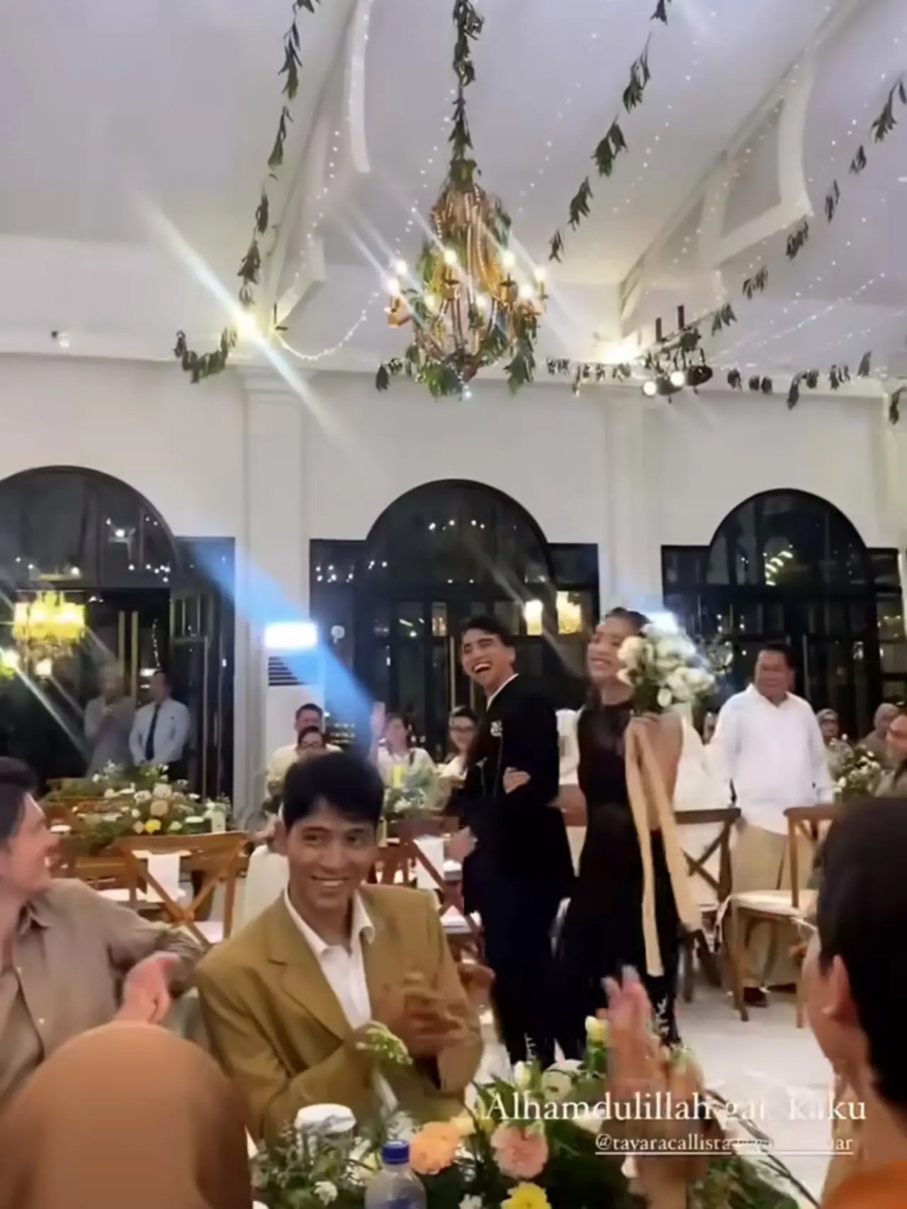 10 Momen Pernikahan Vadi Akbar Adik Vidi Aldiano, Sosok Istri Bukan ...