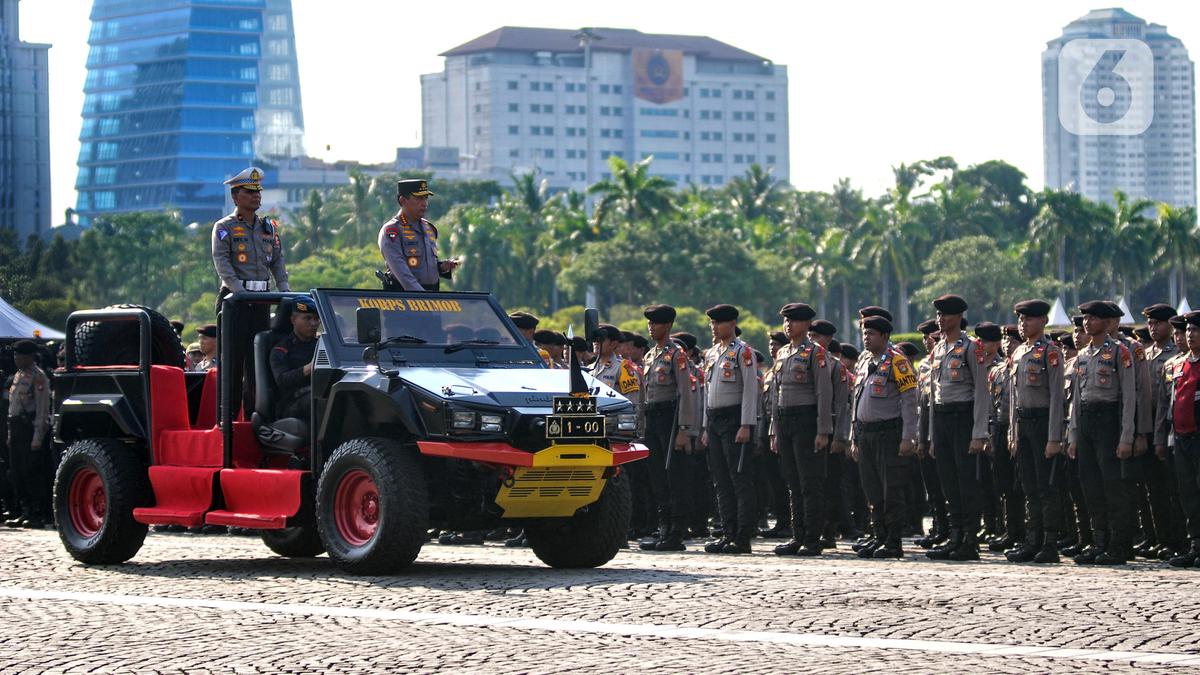 TNI - Polri Gelar Apel Pasukan Operasi Ketupat 2023 di Monas - Foto Liputan6.com
