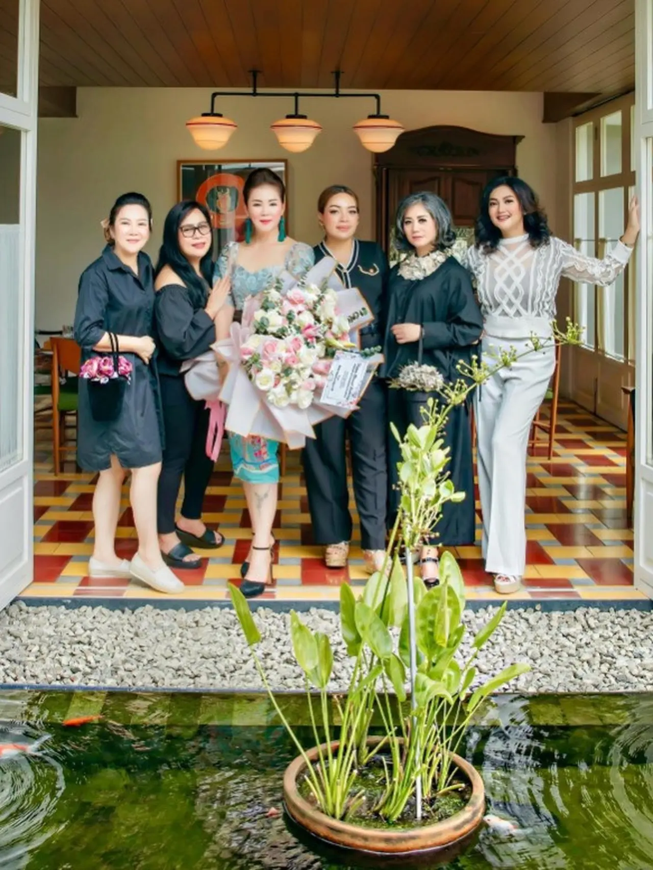 Foto Bella Saphira Rayakan Ulang Tahun Hanna Sukamto, Sahabat yang ...