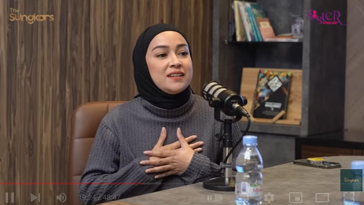 Ayahanda Aryani Fitriana Bersyukur Saat Anaknya Memutuskan Berhijab ...