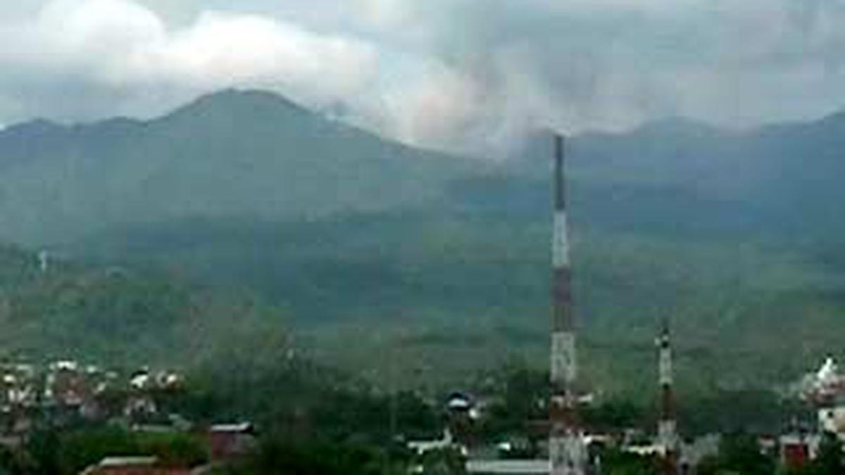 Gunung Lokon Meletus Lagi - News Liputan6.com