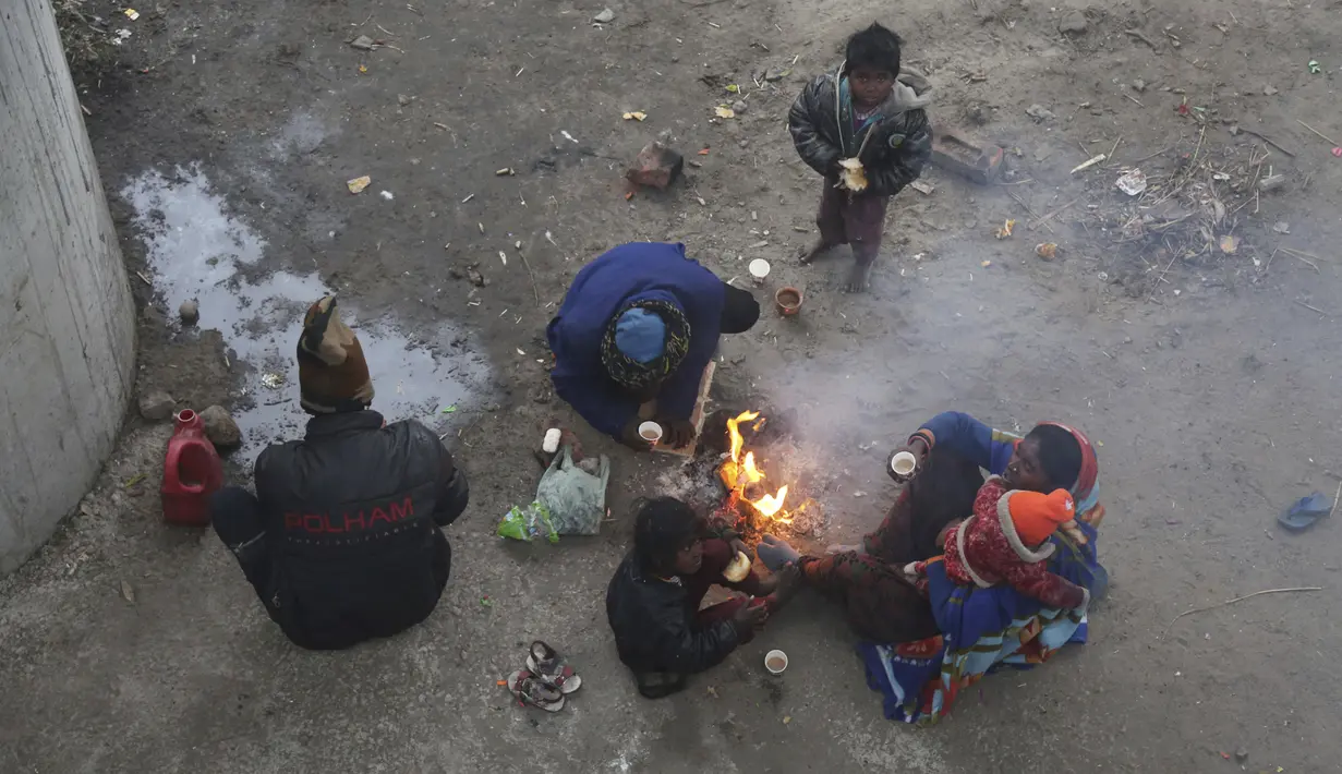 FOTO: Potret Malang Kehidupan Tunawisma di India - Foto Liputan6.com