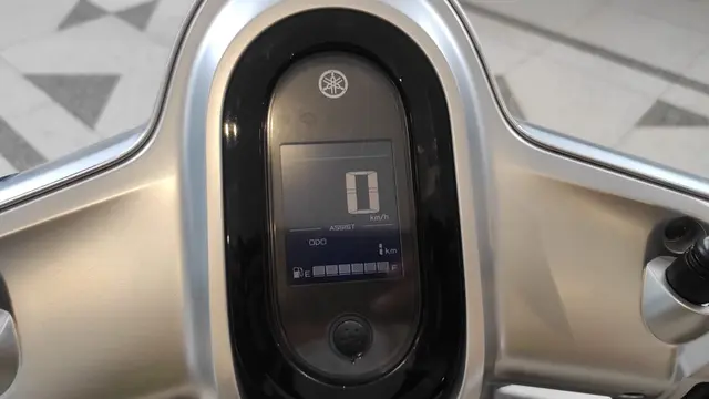 Mengenal Lebih Dekat Yamaha Fazzio Hybrid-Connected dalam Balutan Foto ...