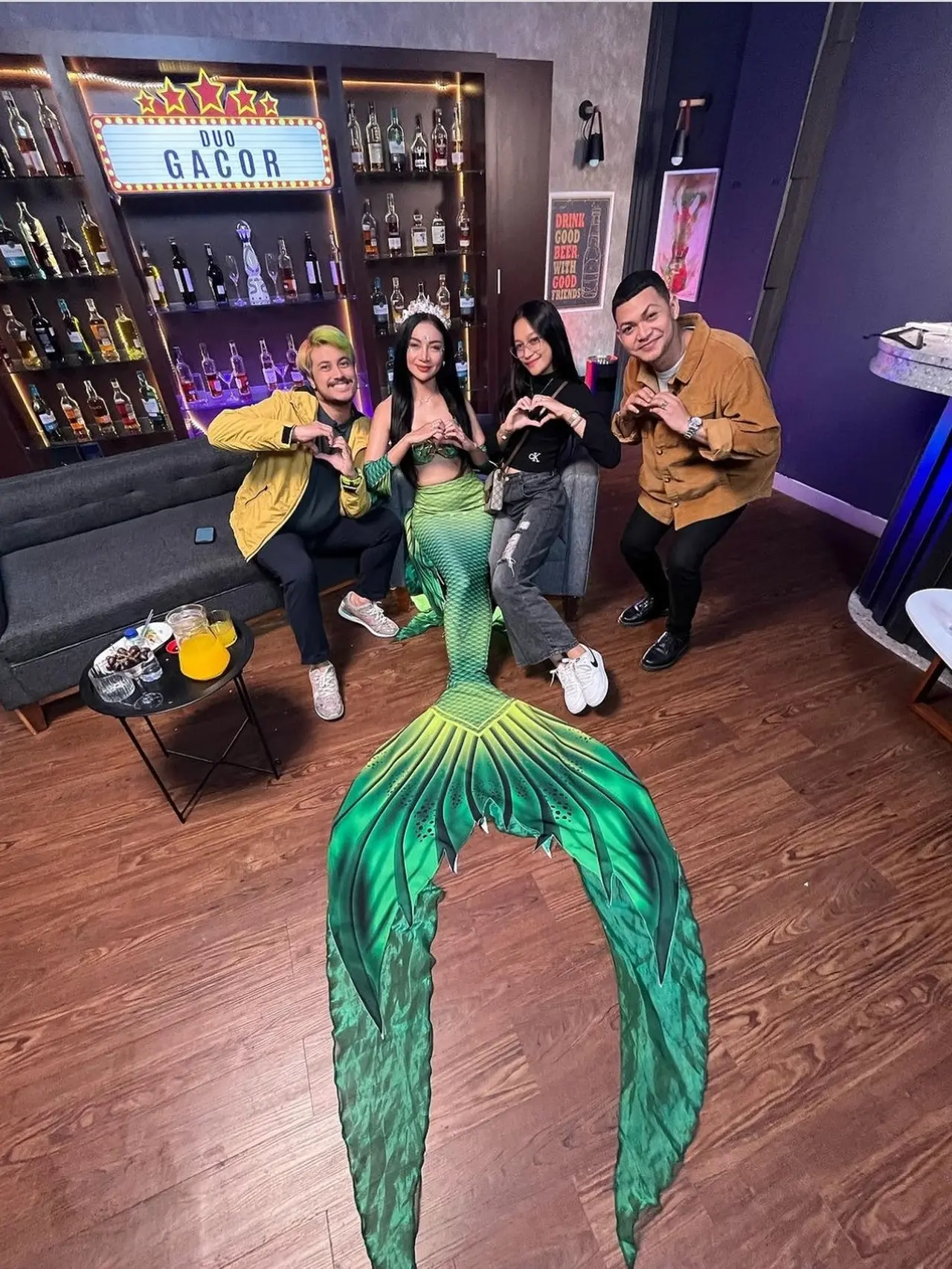 6 Artis Ini Kursus Mermaid, Karen Vendela dan Ria Ricis Dapat Lisensi ...